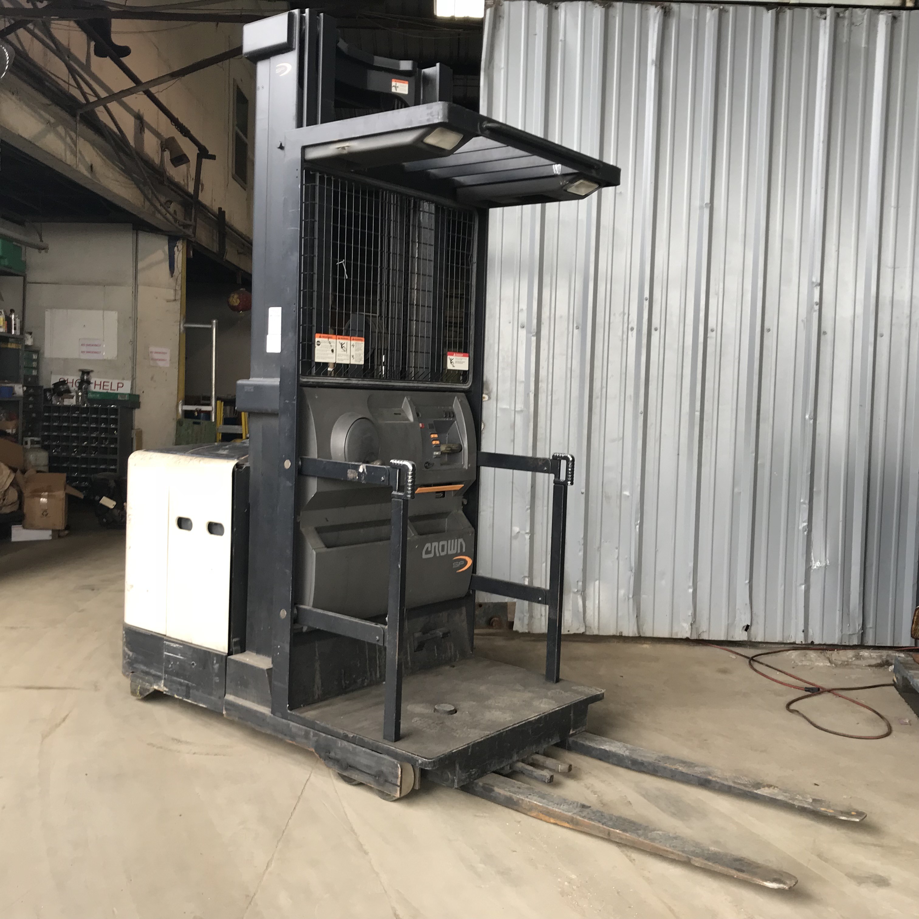 2003 Crown SP3210-30