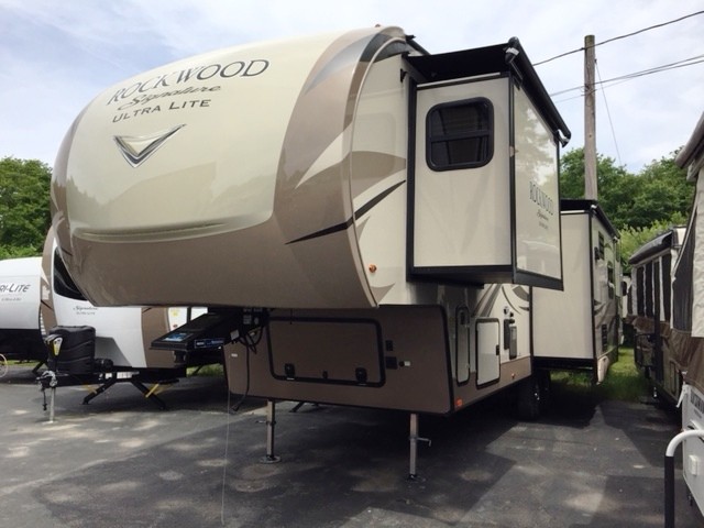 2018 Rockwood 8299BS