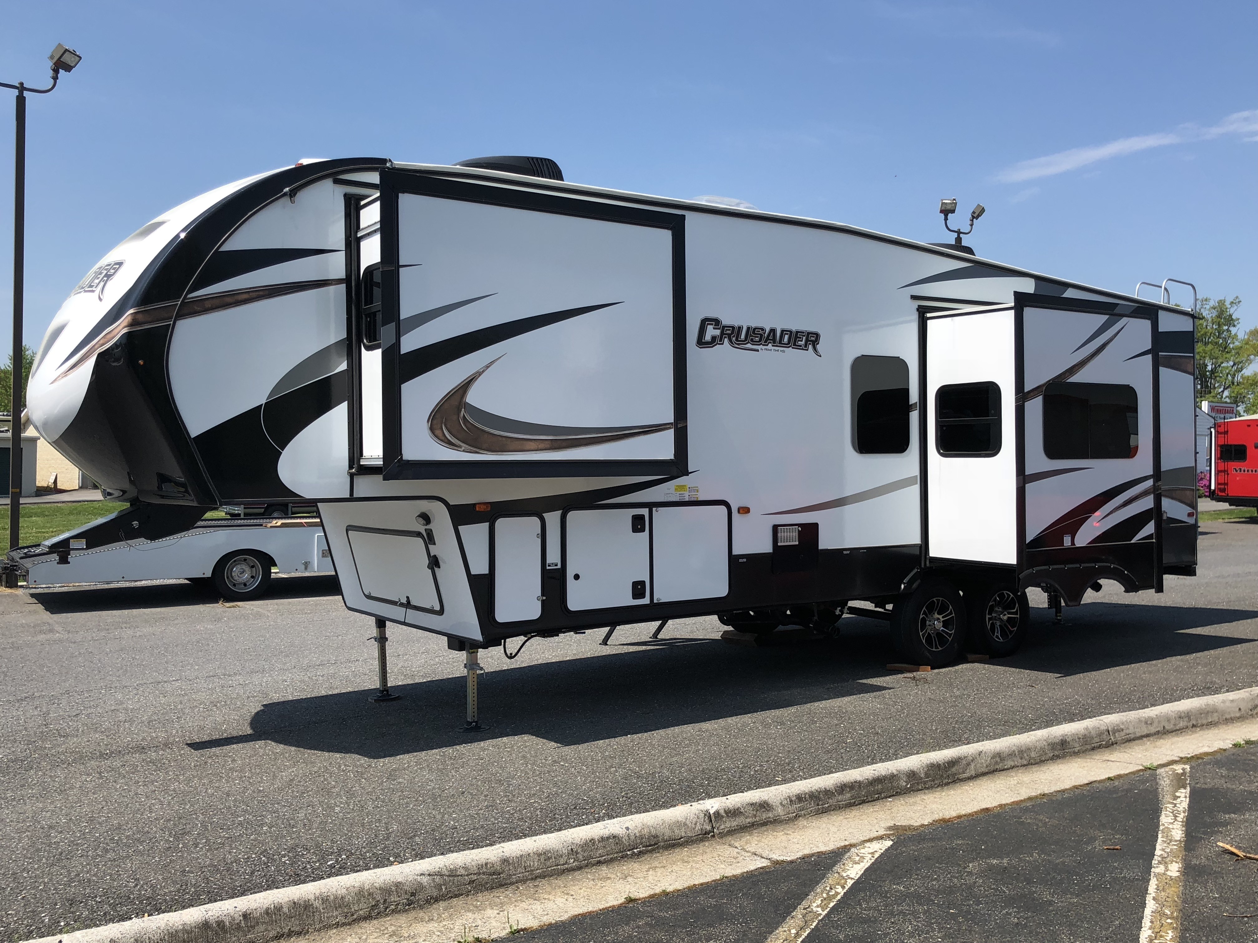 Motorhome, Toy Hauler & Fifth Wheel Lynchburg, VA | Winnebago Dealer ...