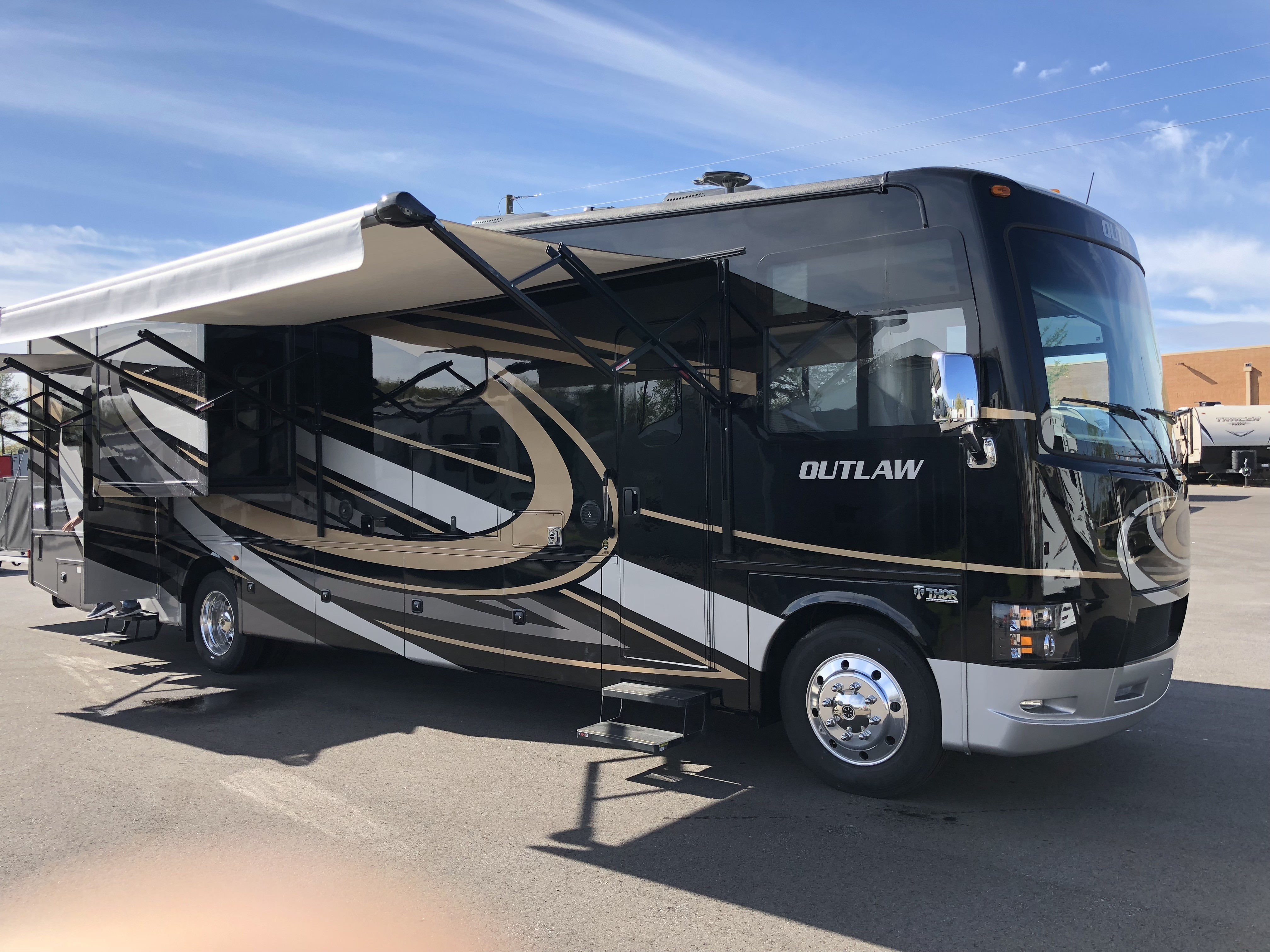 2018 Thor Industries Outlaw 37RB