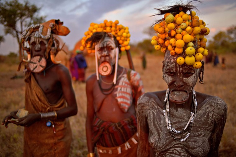 TOPSHOT-ETHIOPIA-CULTURE-TRIBES-MURSI