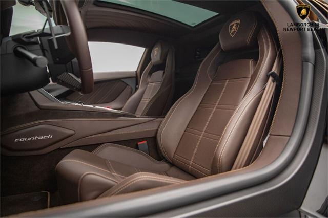 Lamborghini Countach 2022 Interior