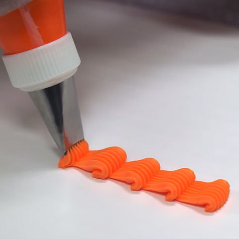 DecoTips: 5 Things You Can Do with Piping Tip #48 | DecoPac