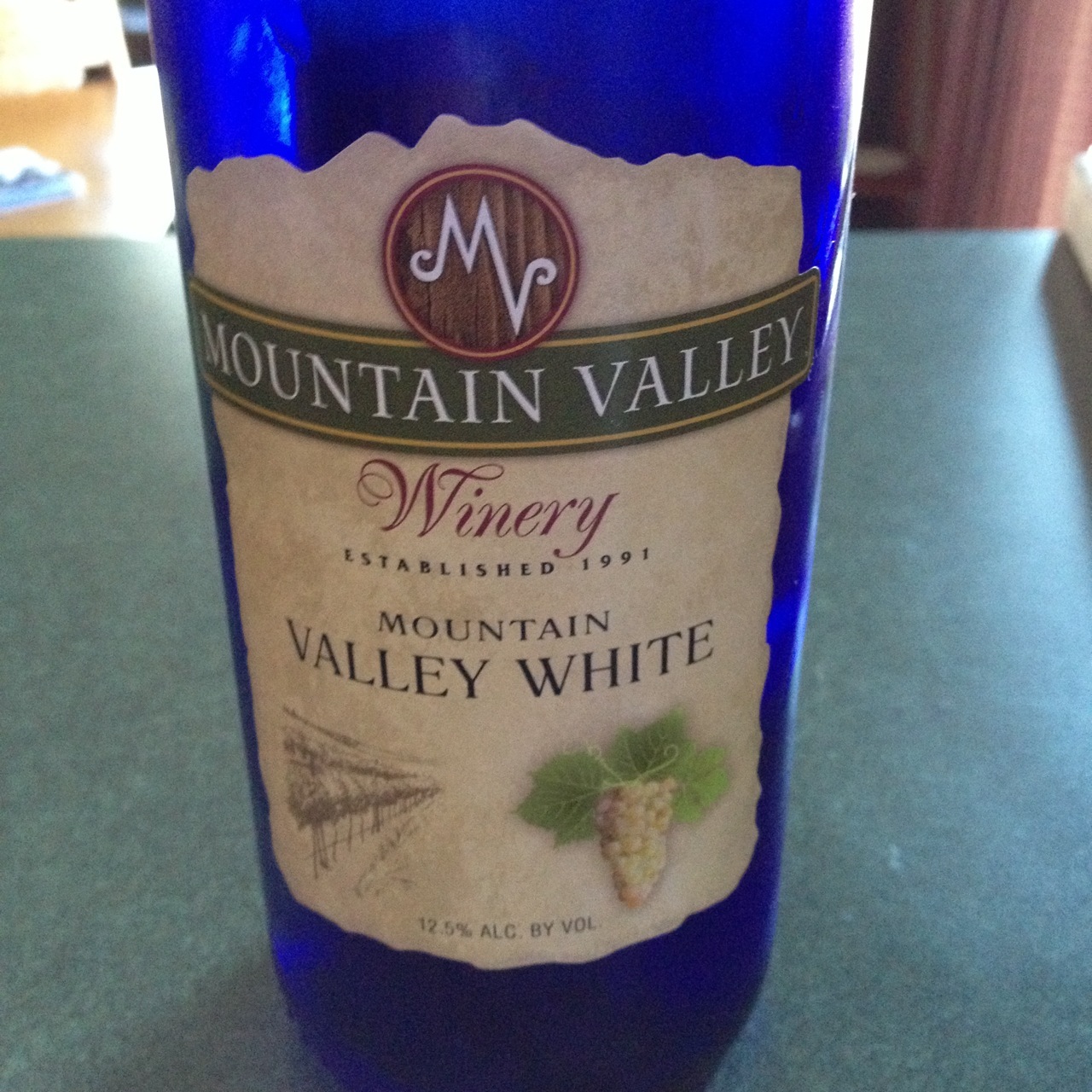 Mountain Valley Winery Mountain Valley White Blend