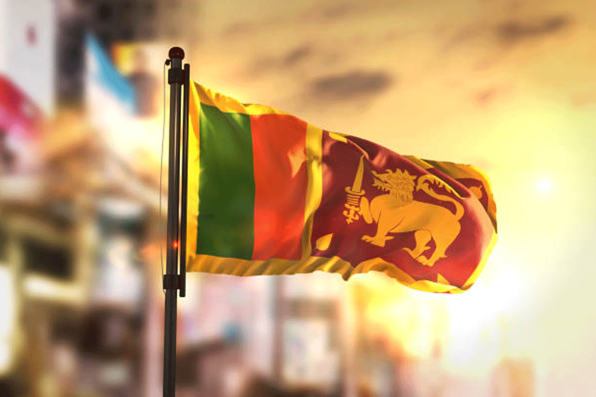 නිදහස් දිනය නිමිත්තෙන් ජාතික කොඩිය ප්‍රදර්ශනය කරන්න - Aruna