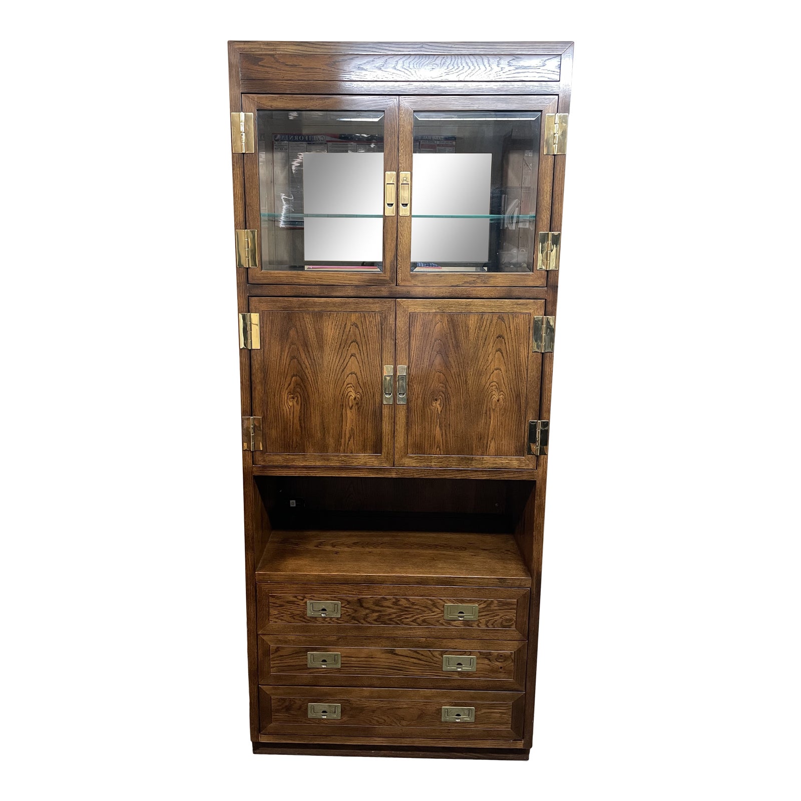 Henredon illuminated cabinet store