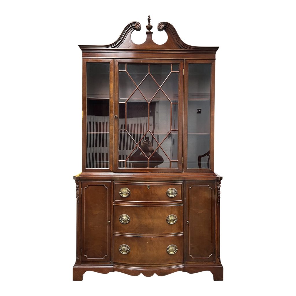 Late 20th Century Ethan Allen Colonial Style Display Hutch - Design ...