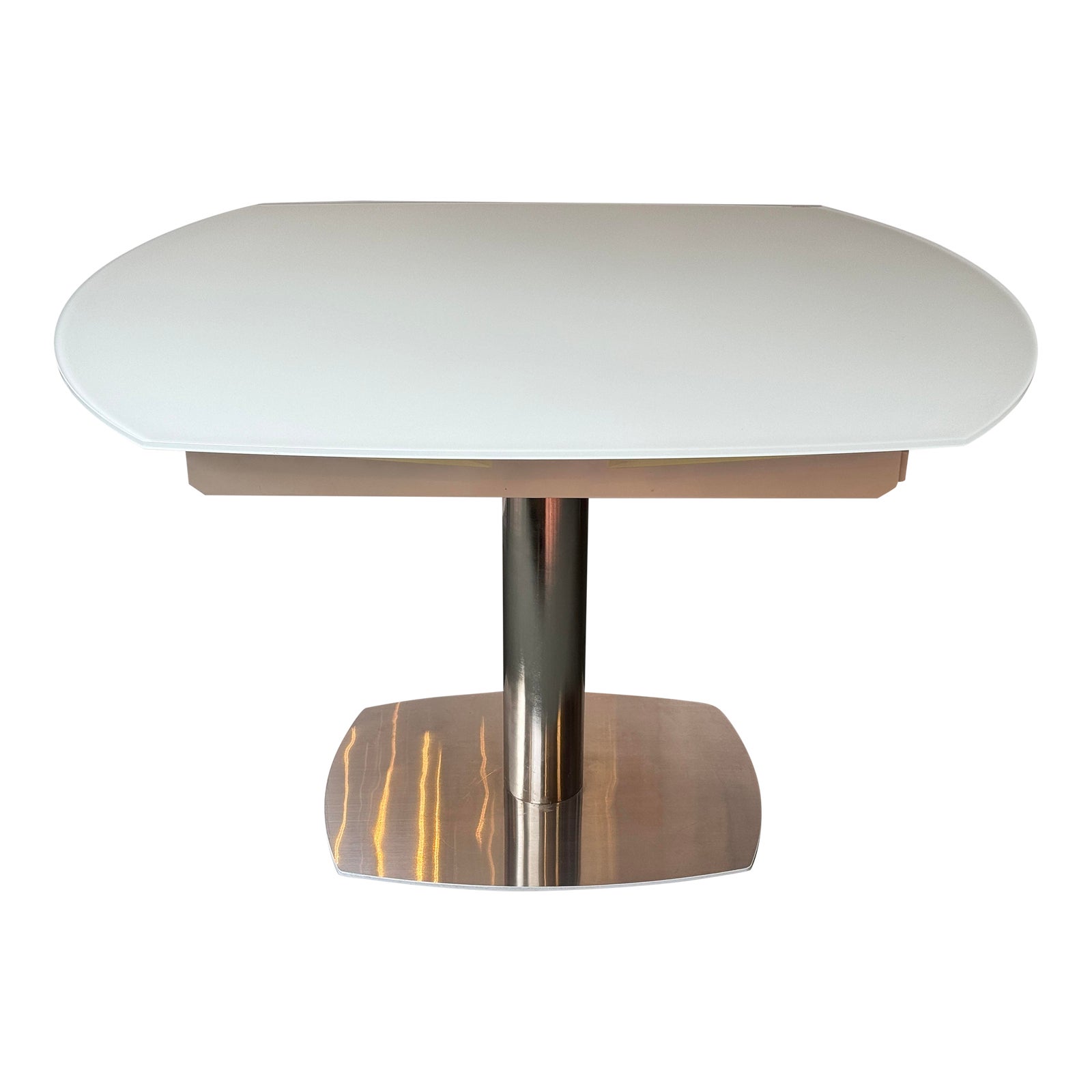 New Martin Pierce Hedgerow Circular Dining Table. Original Price ...