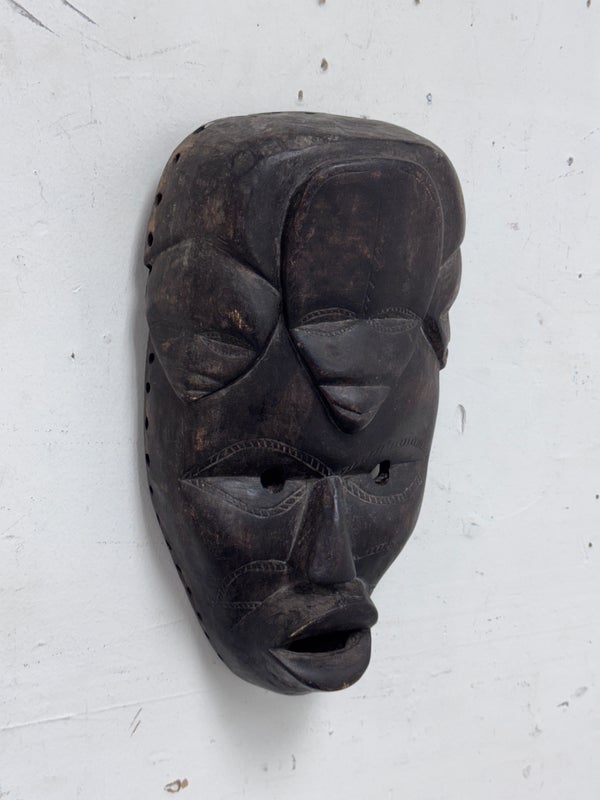 Handcrafted Makishi Carved Wood Wall Mask - Design Plus Gallery