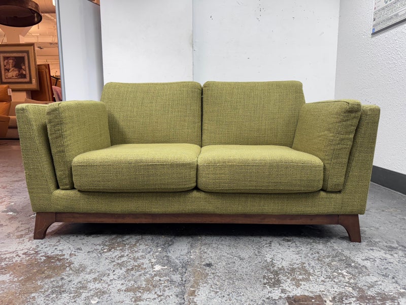 Ceni loveseat store