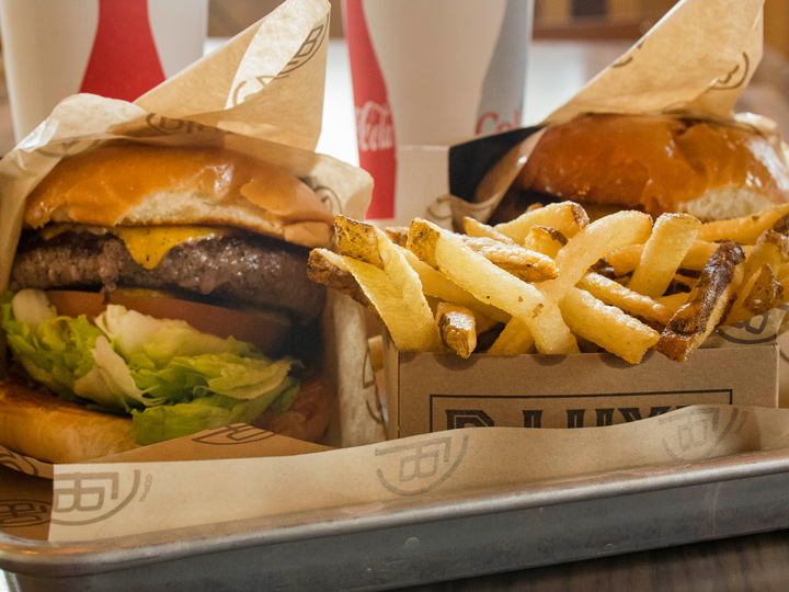 D-Luxe Burger | Disney Springs