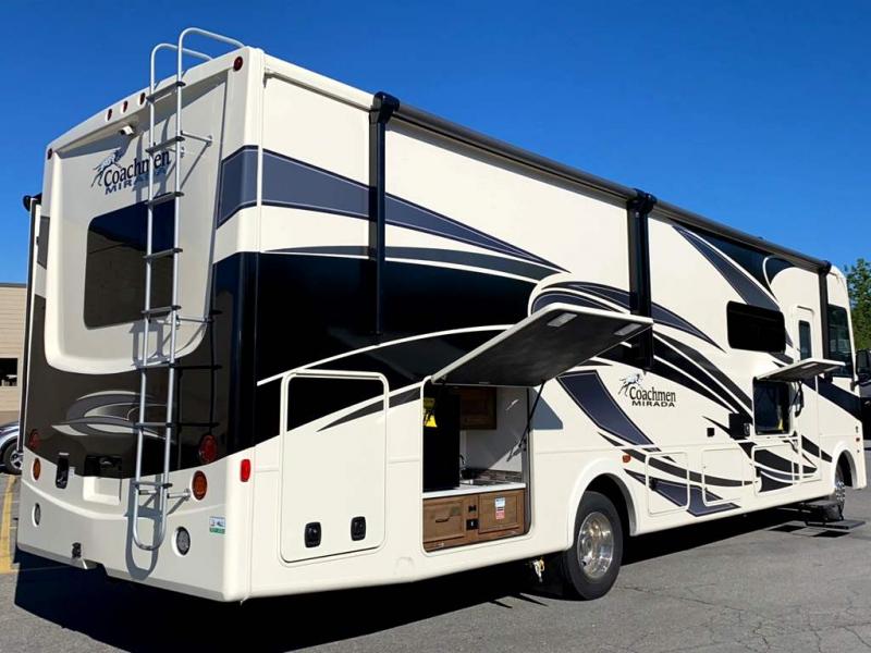 2011 Coachmen Mirada 32