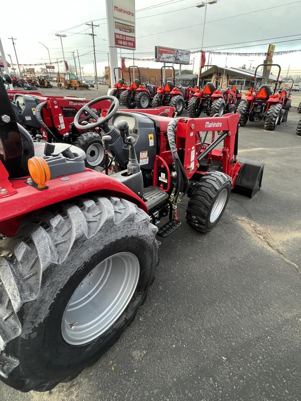 2022 Mahindra MAHINDRA 2645 SHUTTLE LOADER Tractor