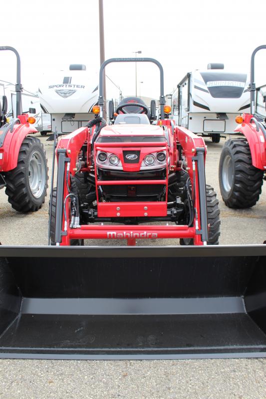 2022 Mahindra MAHINDRA 1626 SHUTTLE LOADER Tractor