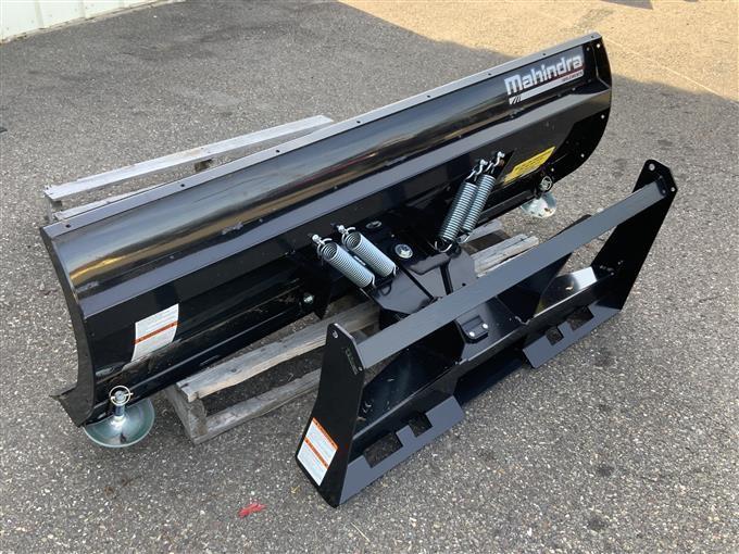2022 Mahindra MAHINDRA SKID STEER SNOW BLADE BERBLLD62MSSL Implements
