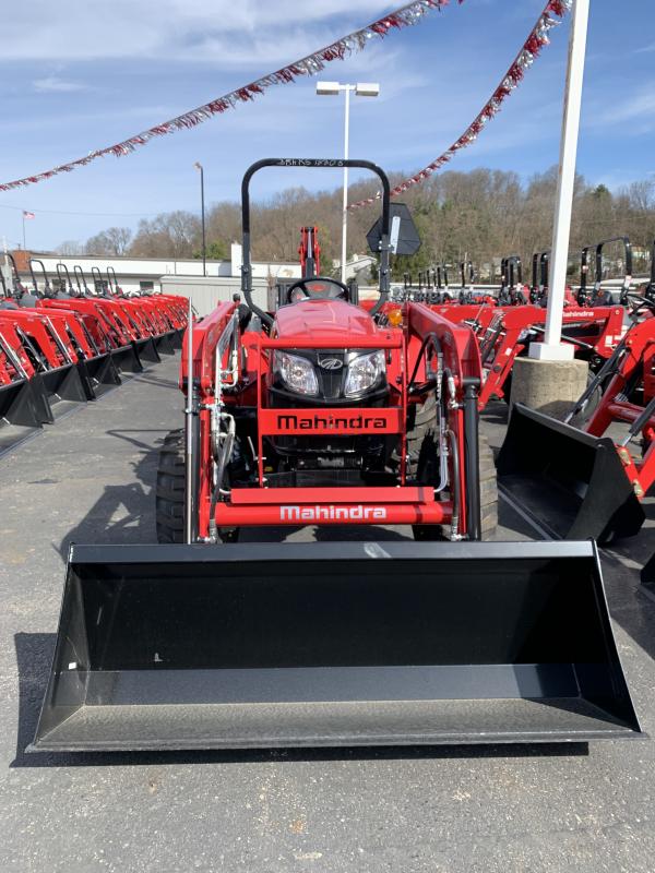 2023 Mahindra 2638 HST W/LOADER & BACKHOE Tractor