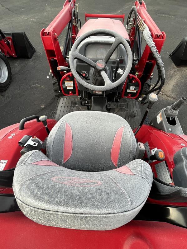 2022 Mahindra MAHINDRA 2645 SHUTTLE LOADER Tractor