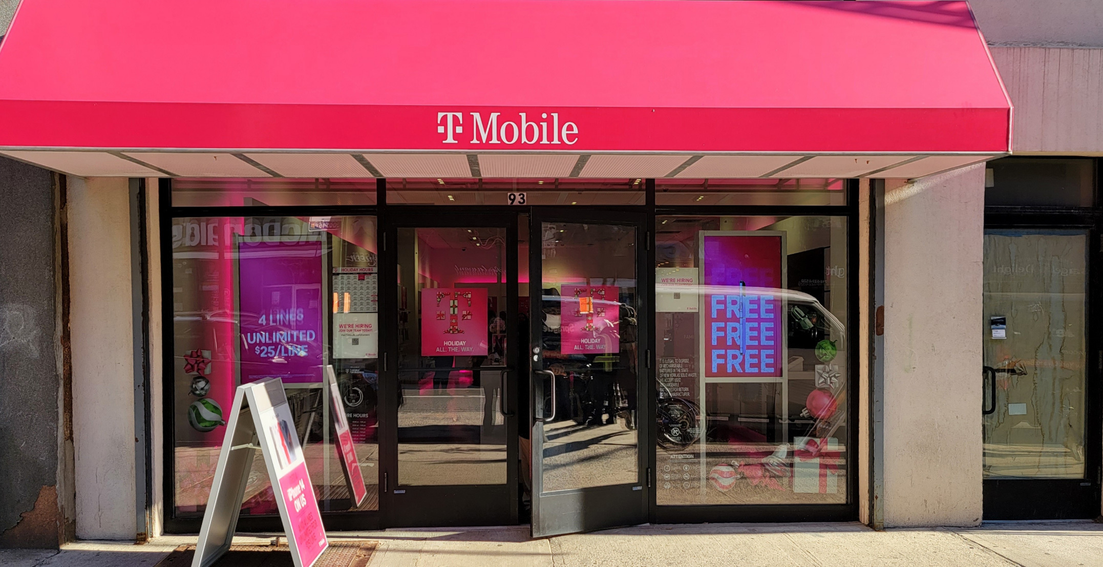 Are Dogs Allowed In The Tmobile Store