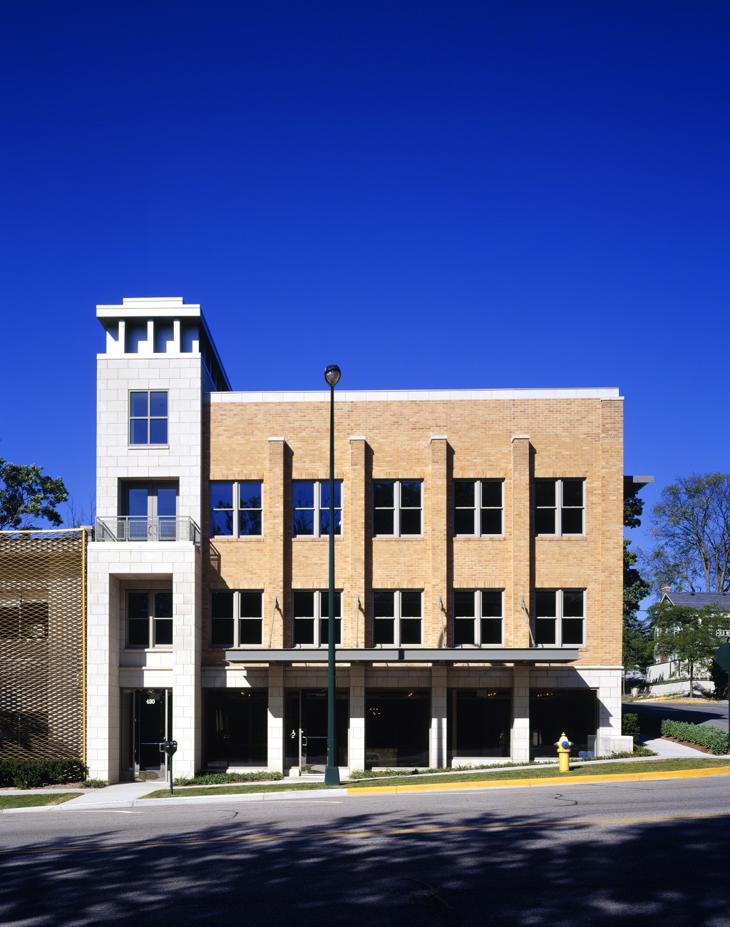 Saroki Architecture