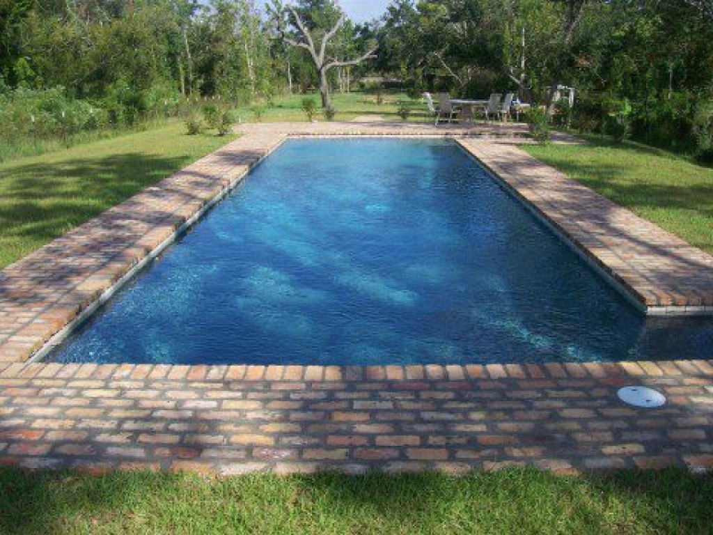 Deep Blue Pool & Spa