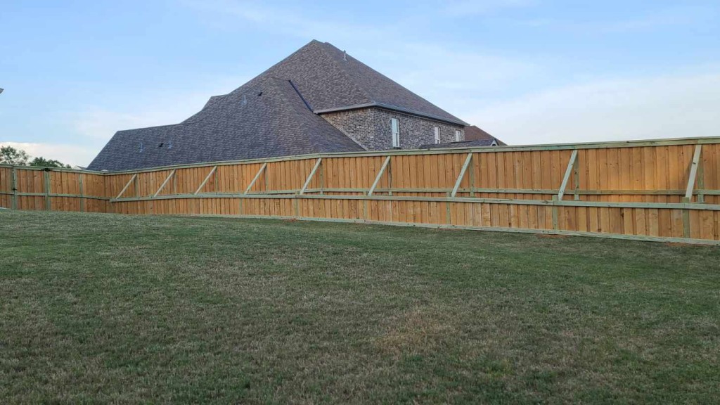 Double U fencing and construction