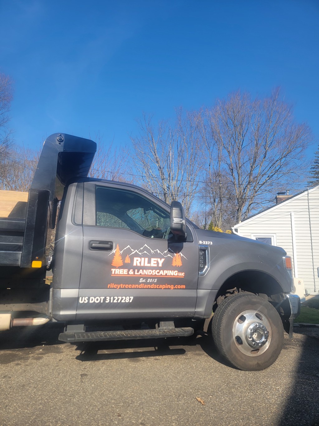 Riley Tree & Landscaping LLC