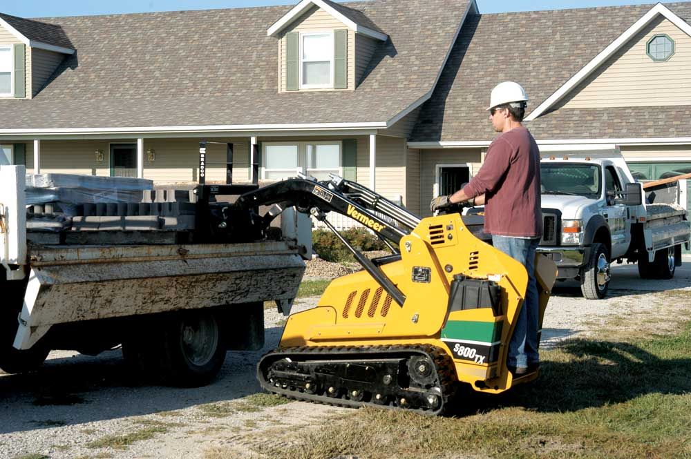 Vermeer S800TX Mini Skid Steer Offers Versatile Performance :: Story ID ...