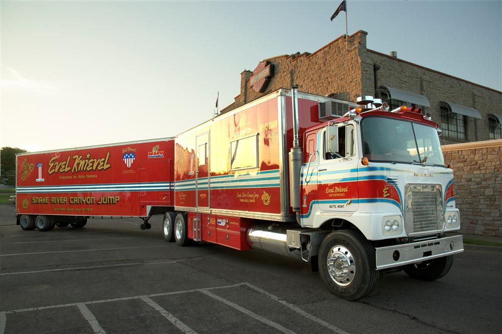 Mack Trucks Brings ’Big Red’ to Big Time Racing at Texas Motor Speedway ...