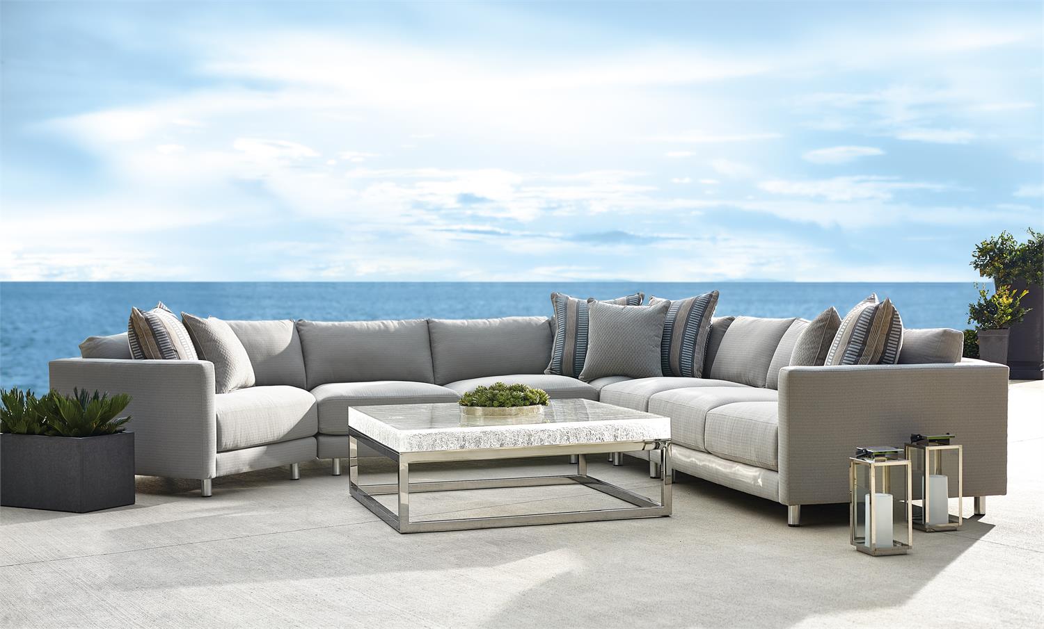 Avanni Outdoor Right Arm Loveseat