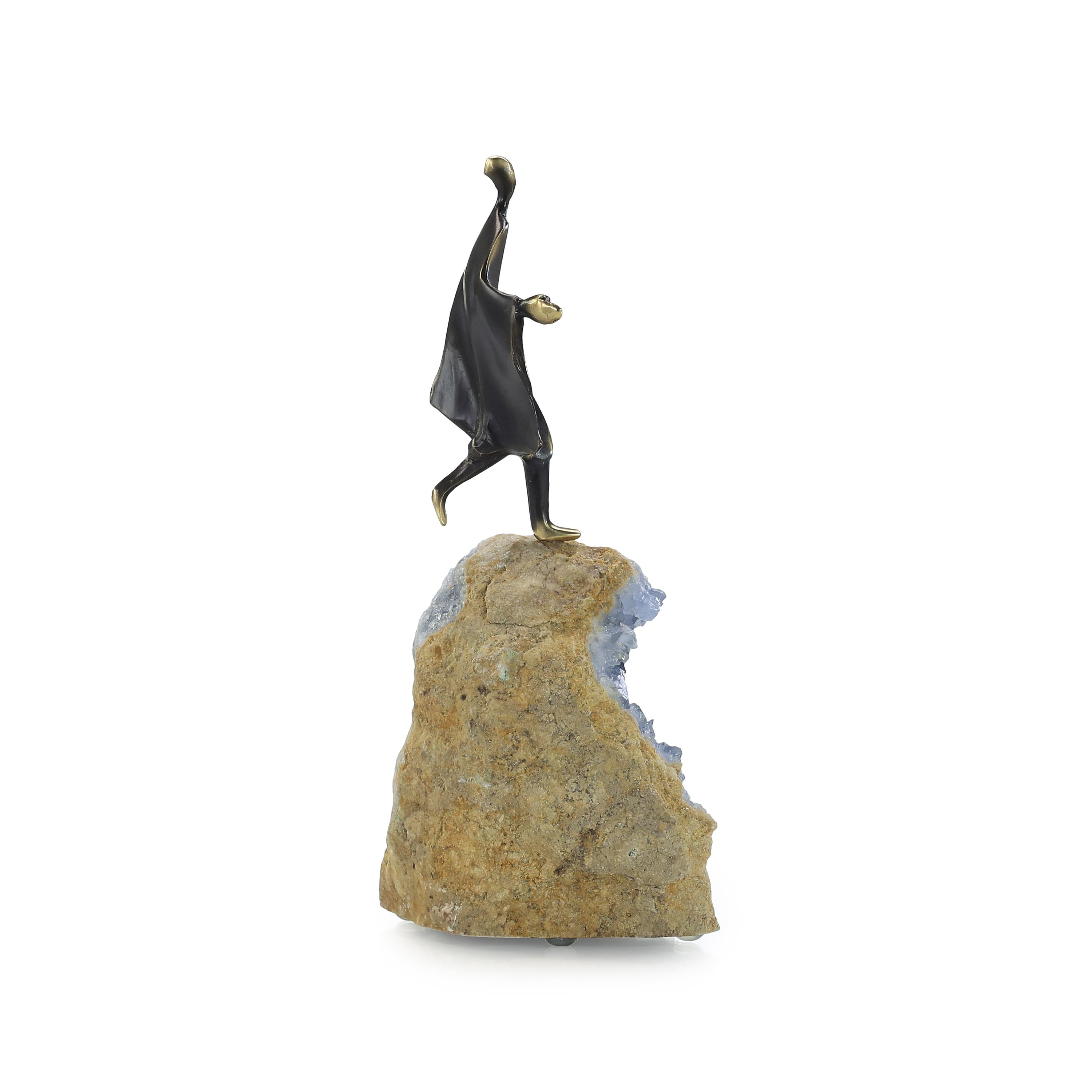 01-8.75Hx3.75Wx3D CLOAKED FIGURE I