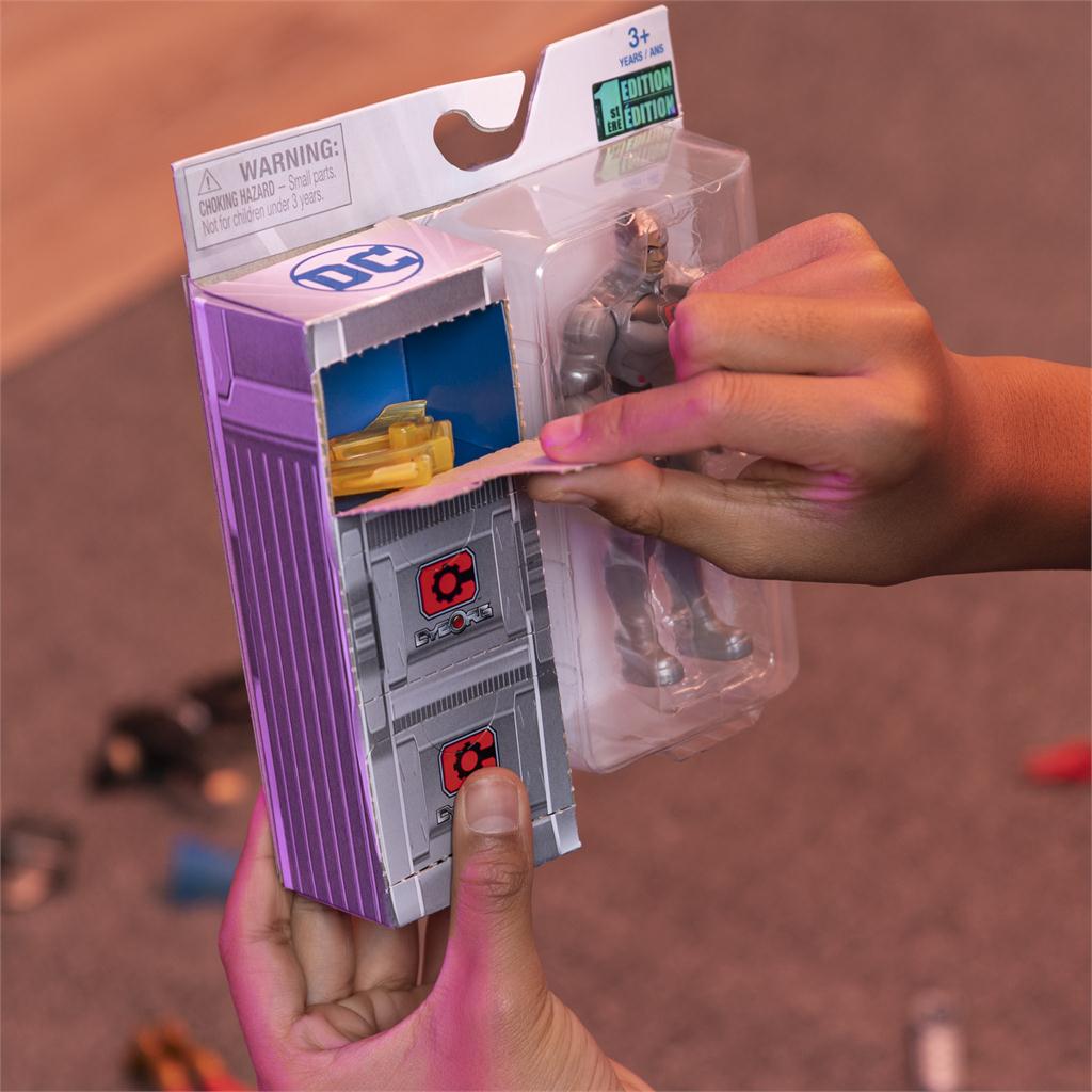 DC Comics, 4-Inch Action Figure with 3 Mystery Accessories (Styles May ...