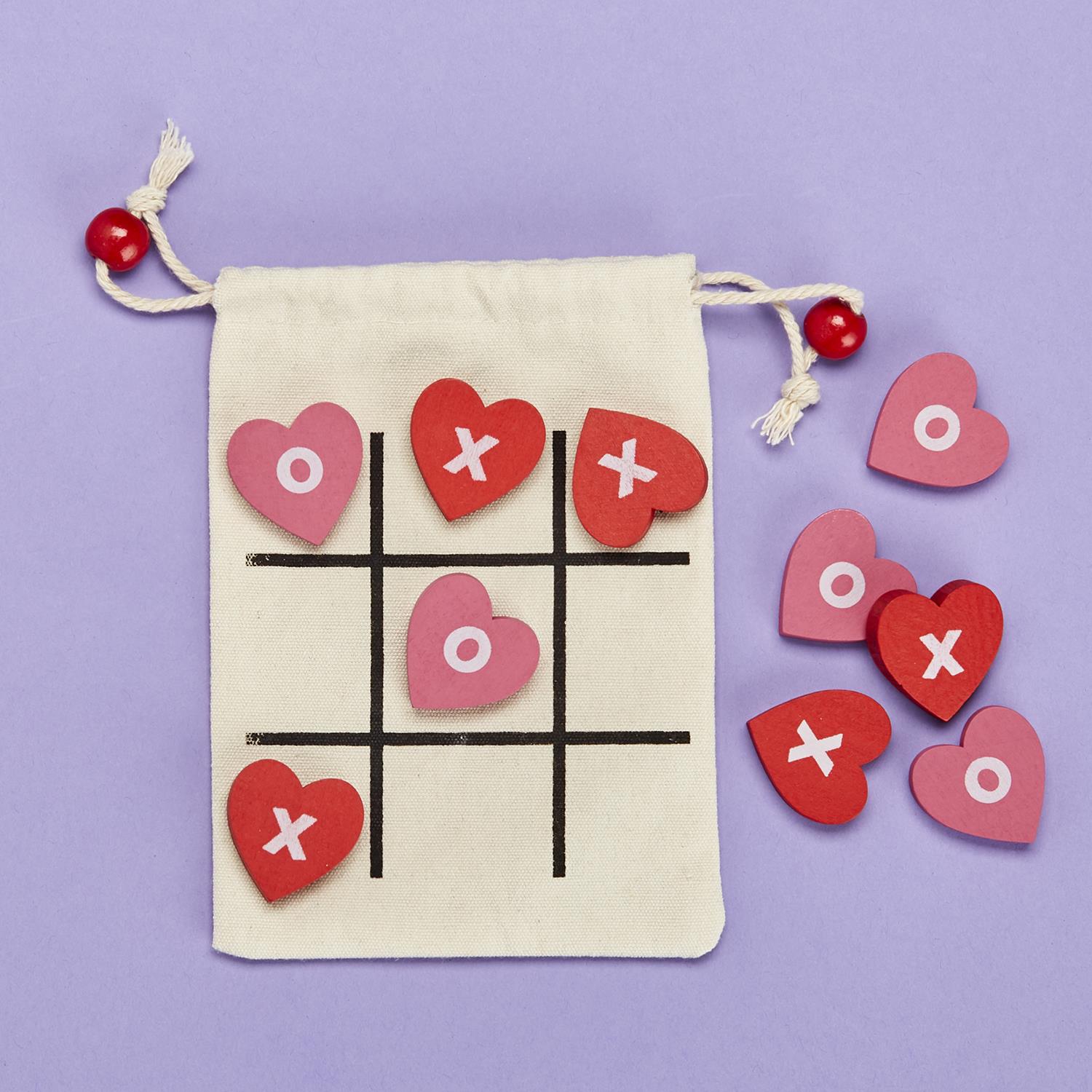 Hearts Tic Tac Toe Game Set Includes 10 Game Pieces