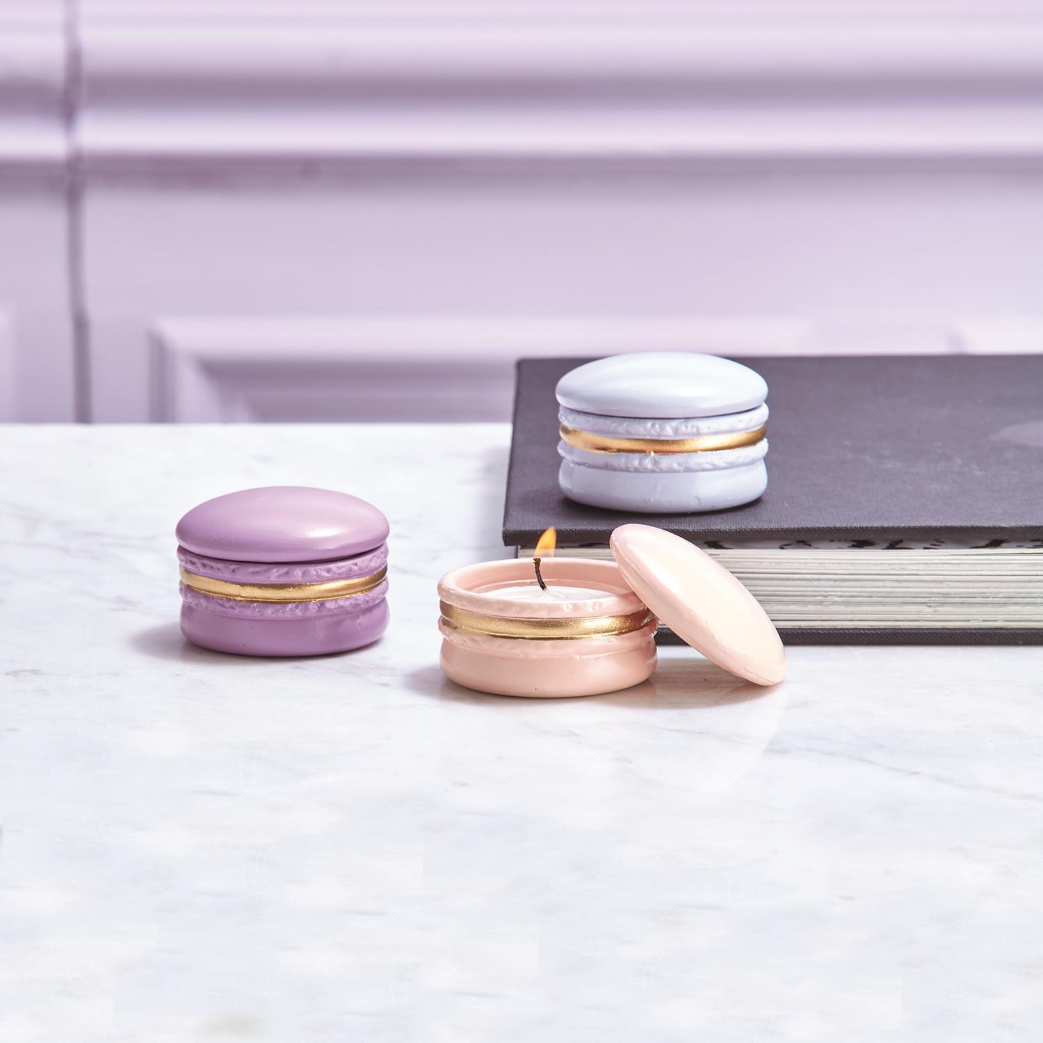 Macaron S/12 Candles w/Display Incl 3 Colors/Scents