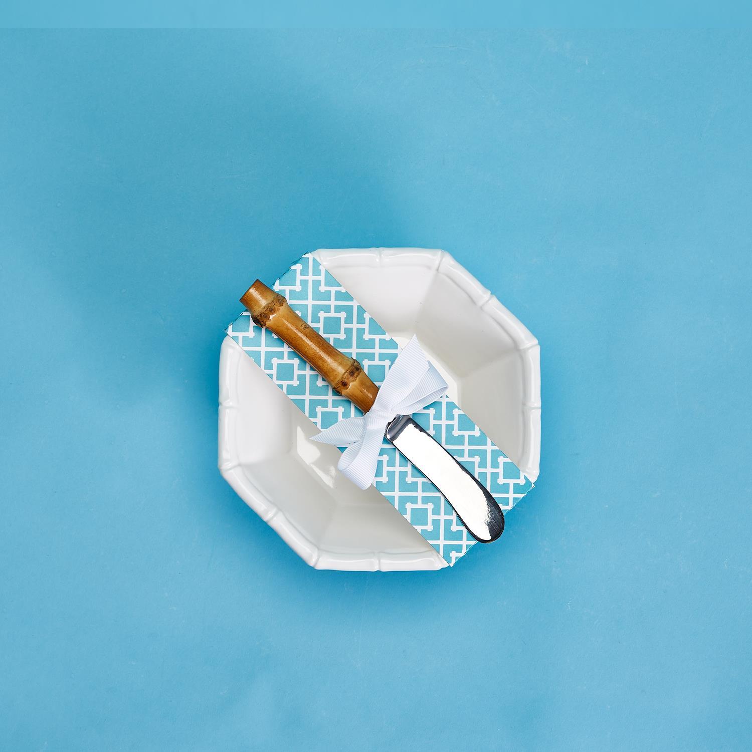 Hampton Tidbit Dish with Bamboo Handle Spreader