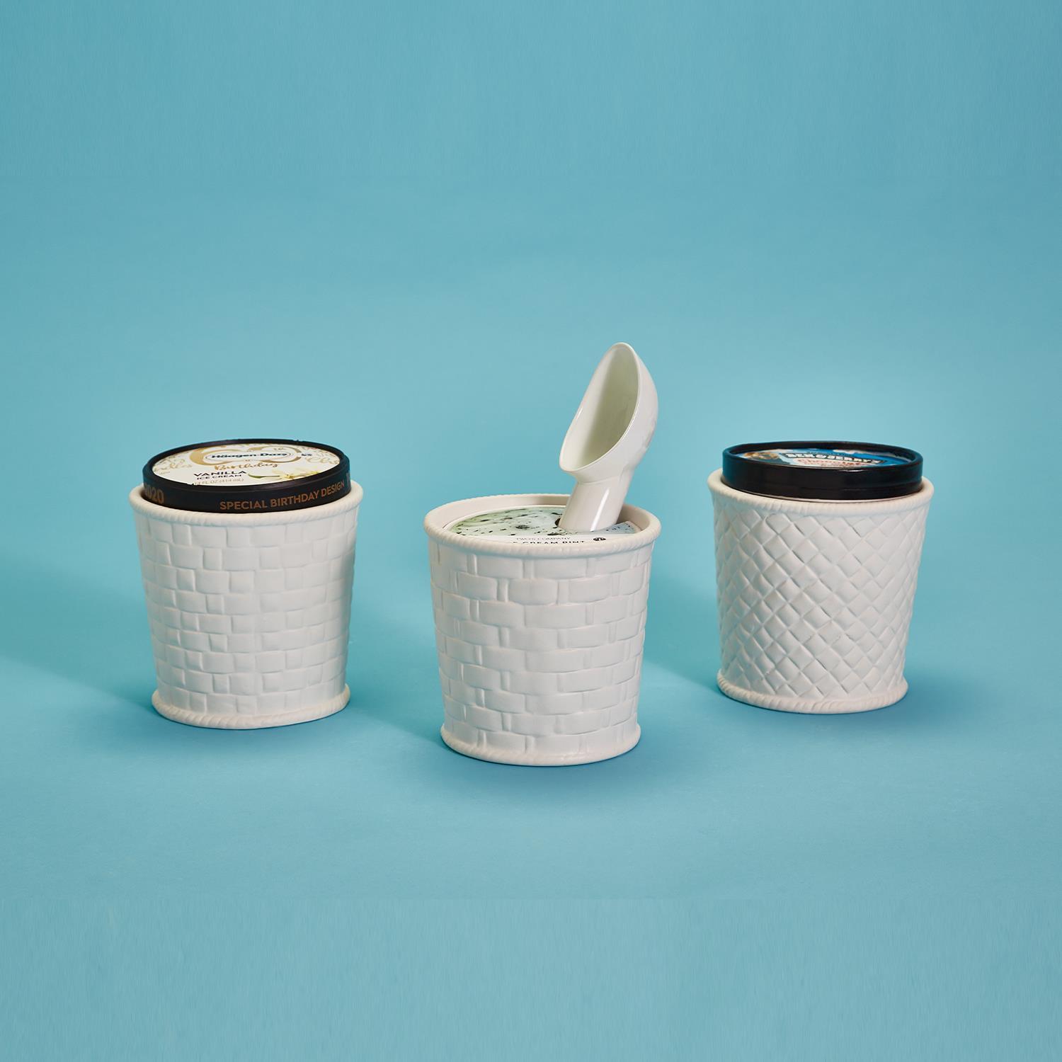 Incognito Ice Cream Holder with Scooper A/3