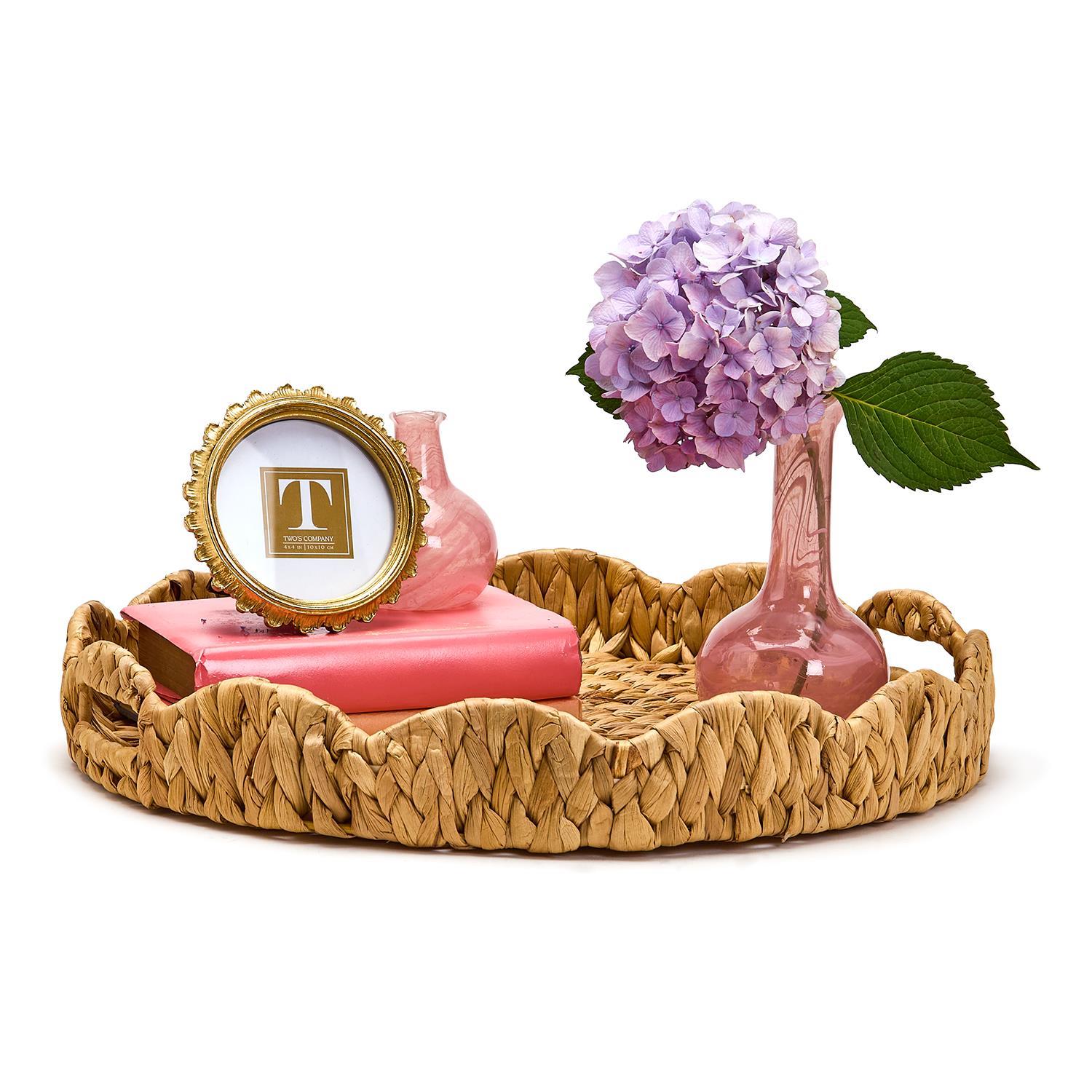 S/2 Scalloped Edge Round Tray in 2 Sizes