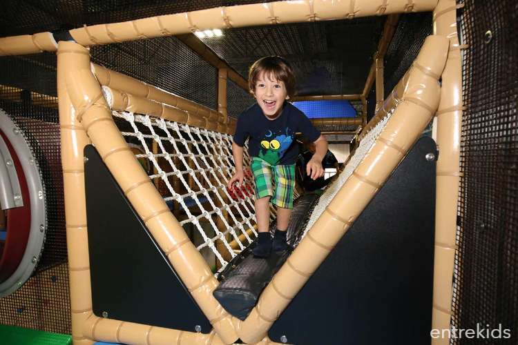 Salta en Coney Jump - Mall Plaza Alameda | EntreKids