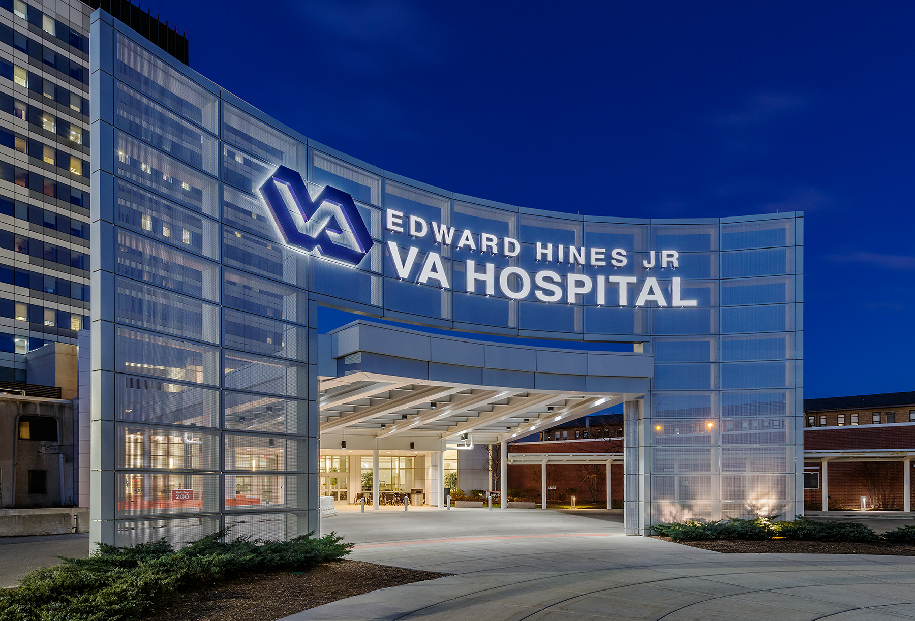 Edward Hines Jr. VA Hospital - Building 200 Façade | Epstein
