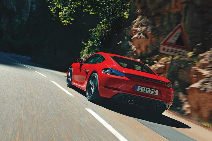 10 Ways The 718 Outdoes The 992 | Issue 319 | Excellence | The Magazine About Porsche