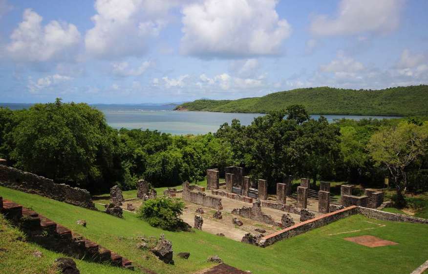 Find The ruins of the Dubuc Castle Martinique thanks to VillaVEO