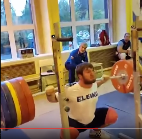Comparison and question about back angle in lifts. : r/weightlifting