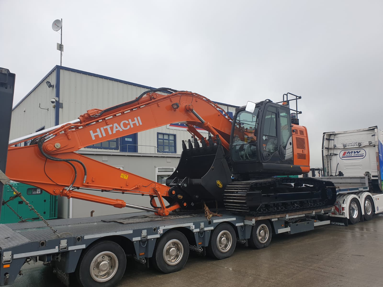 Hitachi 225...SOLD...to a customer in the Netherlands | MW Hire Group