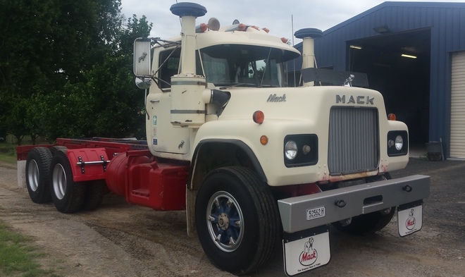 Mack R600 Prime Mover | Trucks & Trailers - Large Trucks For