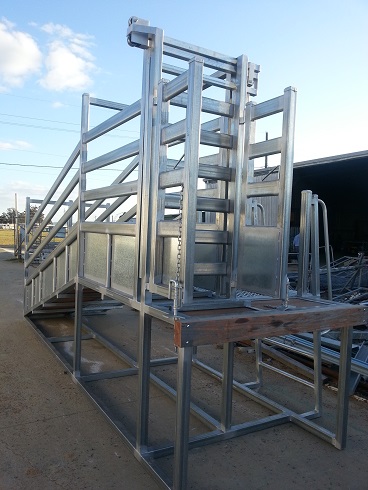 Deluxe Cattle Loading Ramp | Machinery & Equipment - General