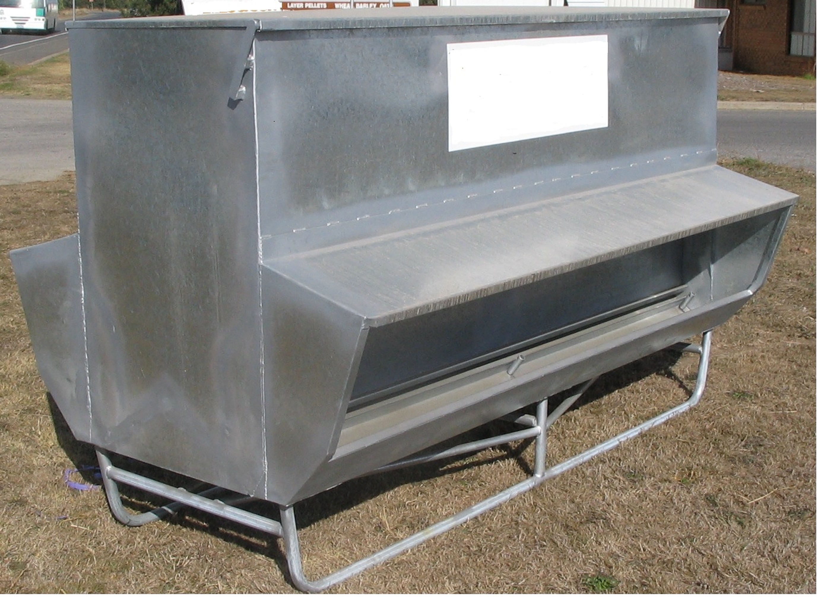 Sheep lick feeder | Livestock Equipment - Livestock Feeding