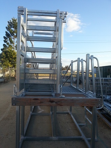 Deluxe Cattle Loading Ramp | Machinery & Equipment - General