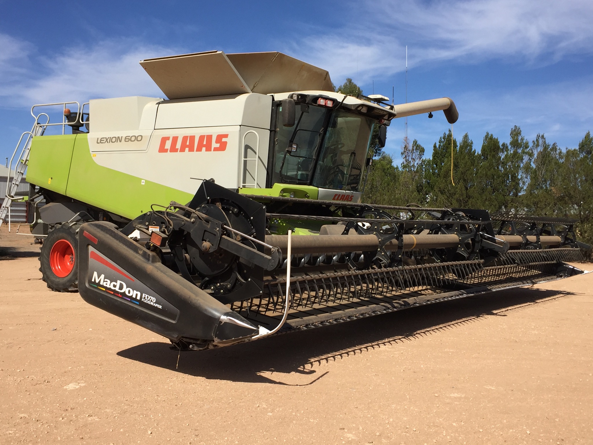 Claas Lexion Header & Macdon Front | Machinery & Equipment