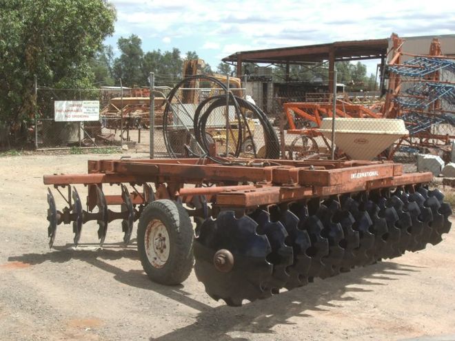 Offset Disc 28Pl IH 3-5 | Machinery & Equipment - Tillage and