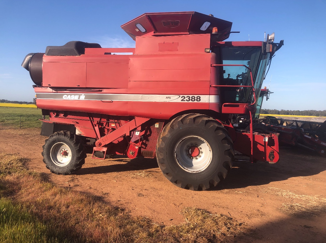 2005 Case IH 2388 Header with 36ft MacDon Flex Draper Front