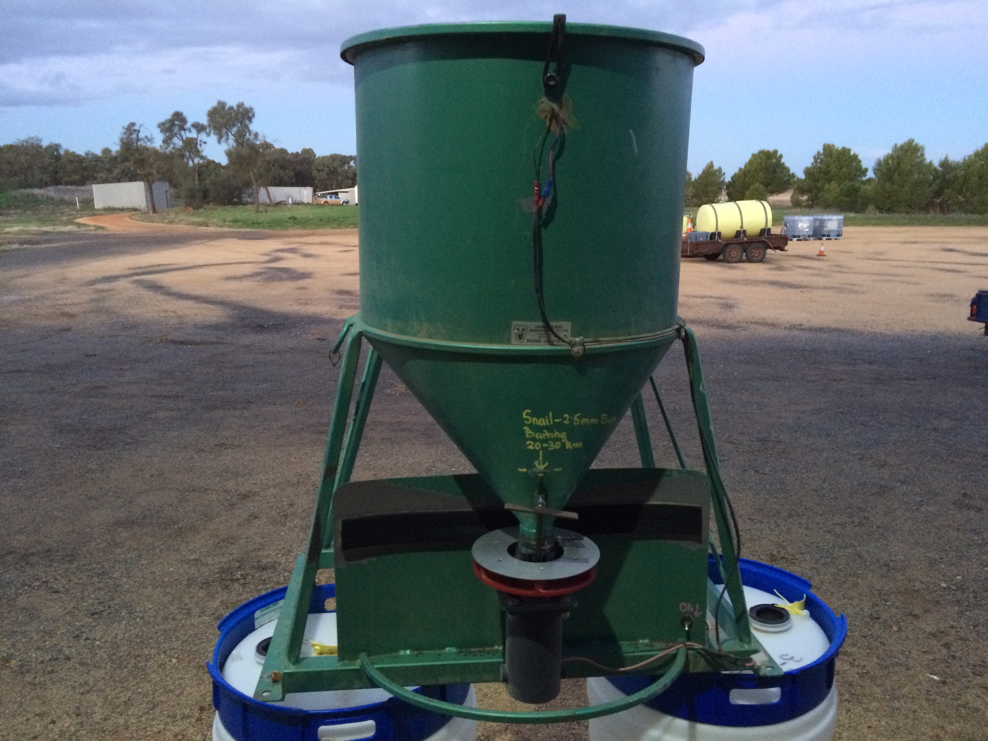 Bait Spreader | Machinery & Equipment - Spreaders For Sale